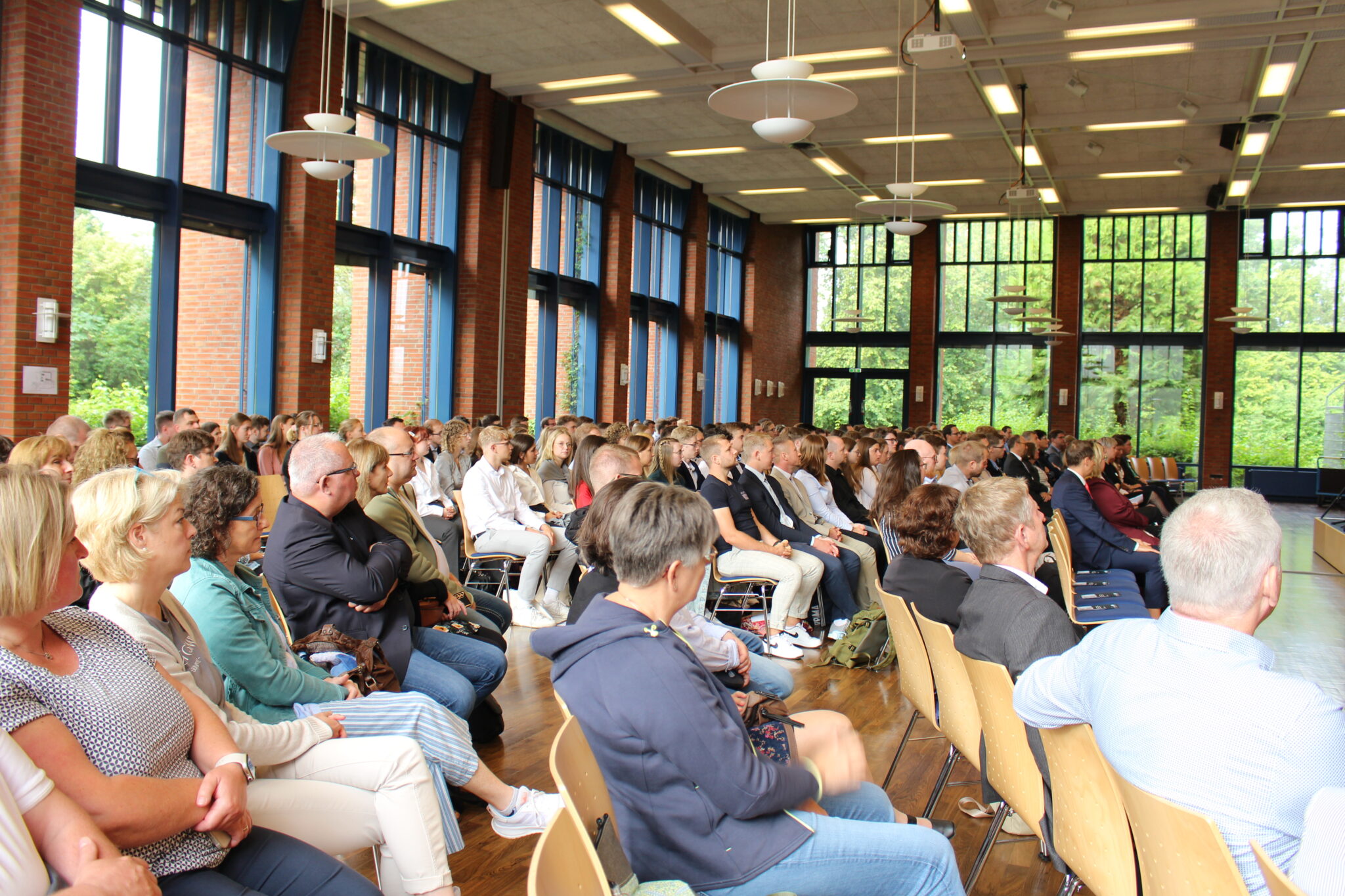 Begrüßung der neuen Studierenden des Fachbereichs Steuerverwaltung am 4 ...